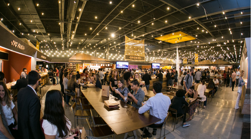 Saiba mais sobre food halls, tendência gastronômica que vem ganhando ...