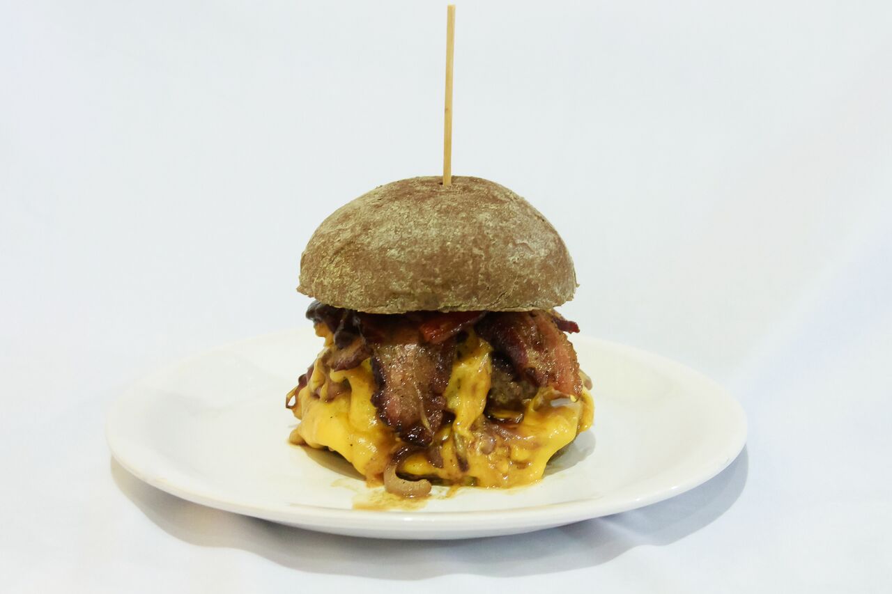 Hamburguerias são vítimas de golpista que não paga pelos lanches - Abrasel